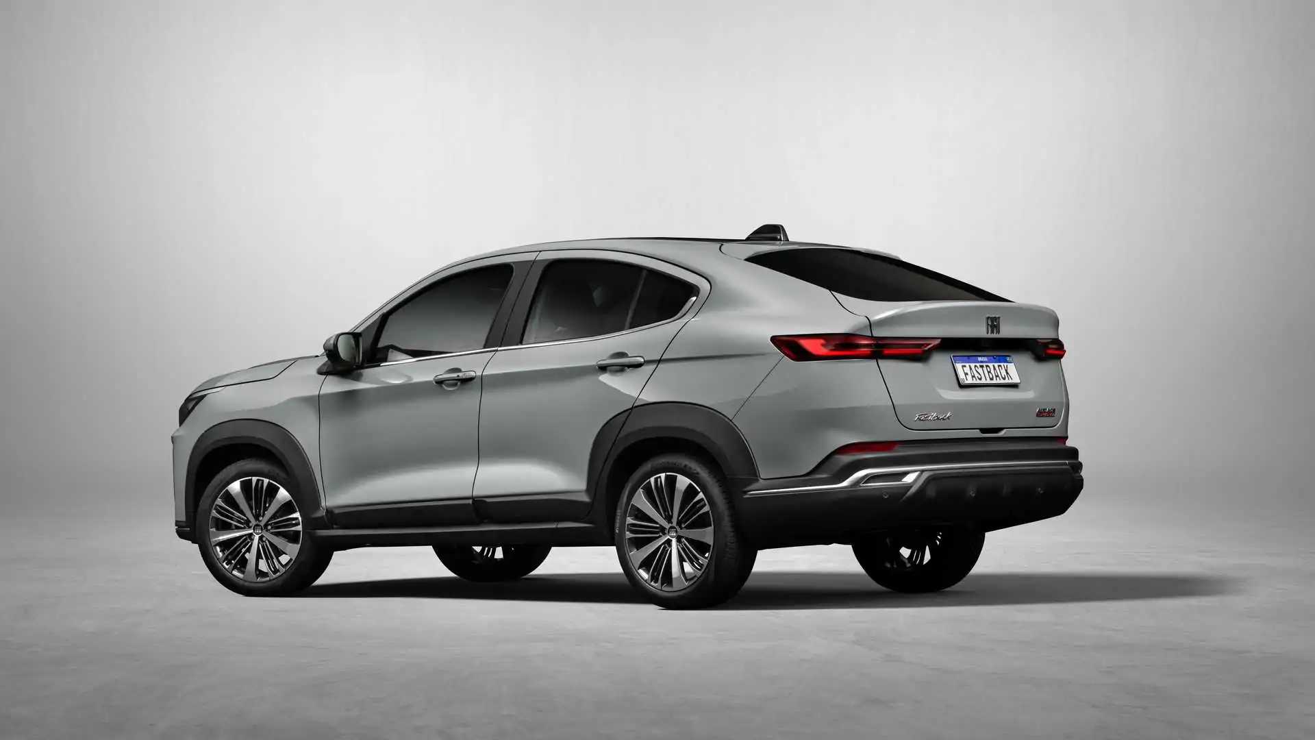 Fiat Pulse e Fastback híbridos chegam em novembro: consumo e detalhes ...