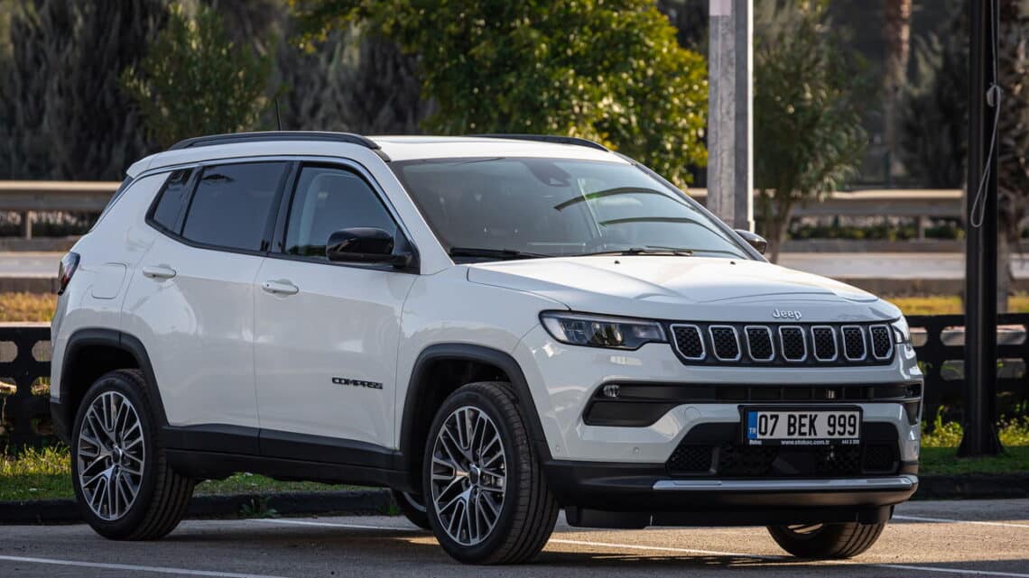 Jeep Compass: um olhar crítico sobre o popular SUV médio - Terra Brasil ...