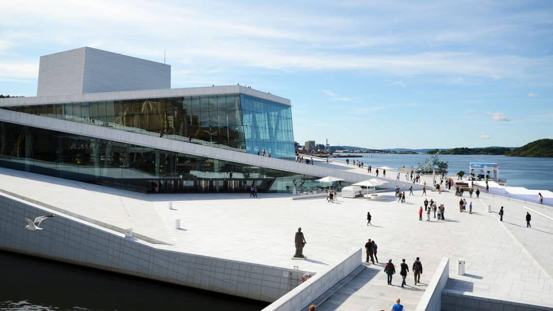 Cidade encanta turistas com arquitetura e vida tranquila - Terra Brasil ...