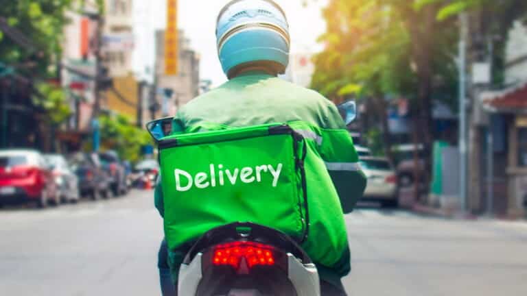 Qualquer moto serve para delivery? Entenda a legislação envolvida ...
