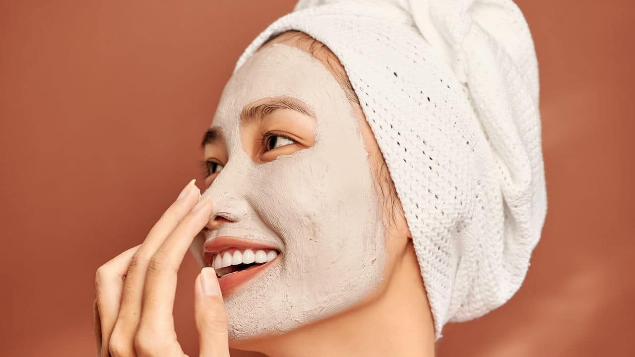 Pele hidratada luminosa e sem manchas com o segredo das coreanas ...