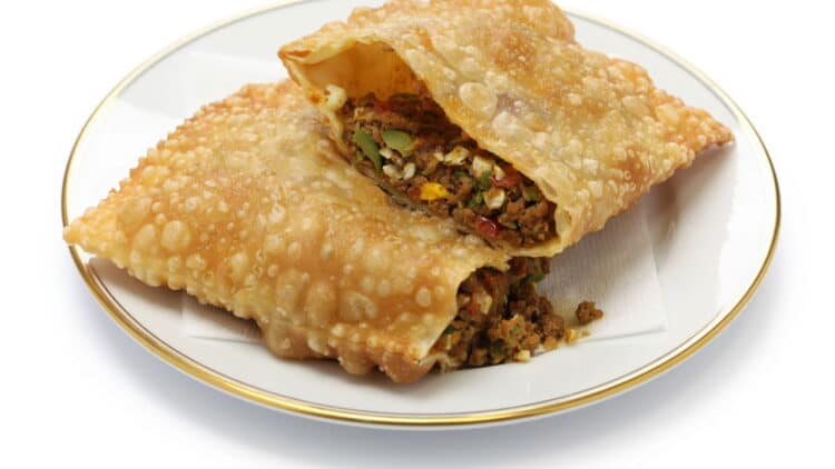 Receita de pastel crocante e fácil de fazer em casa - Terra Brasil Notícias
