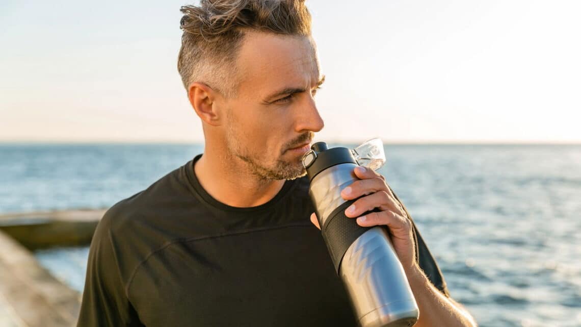 7 cuidados essenciais que todo homem precisa no verão - Terra Brasil ...
